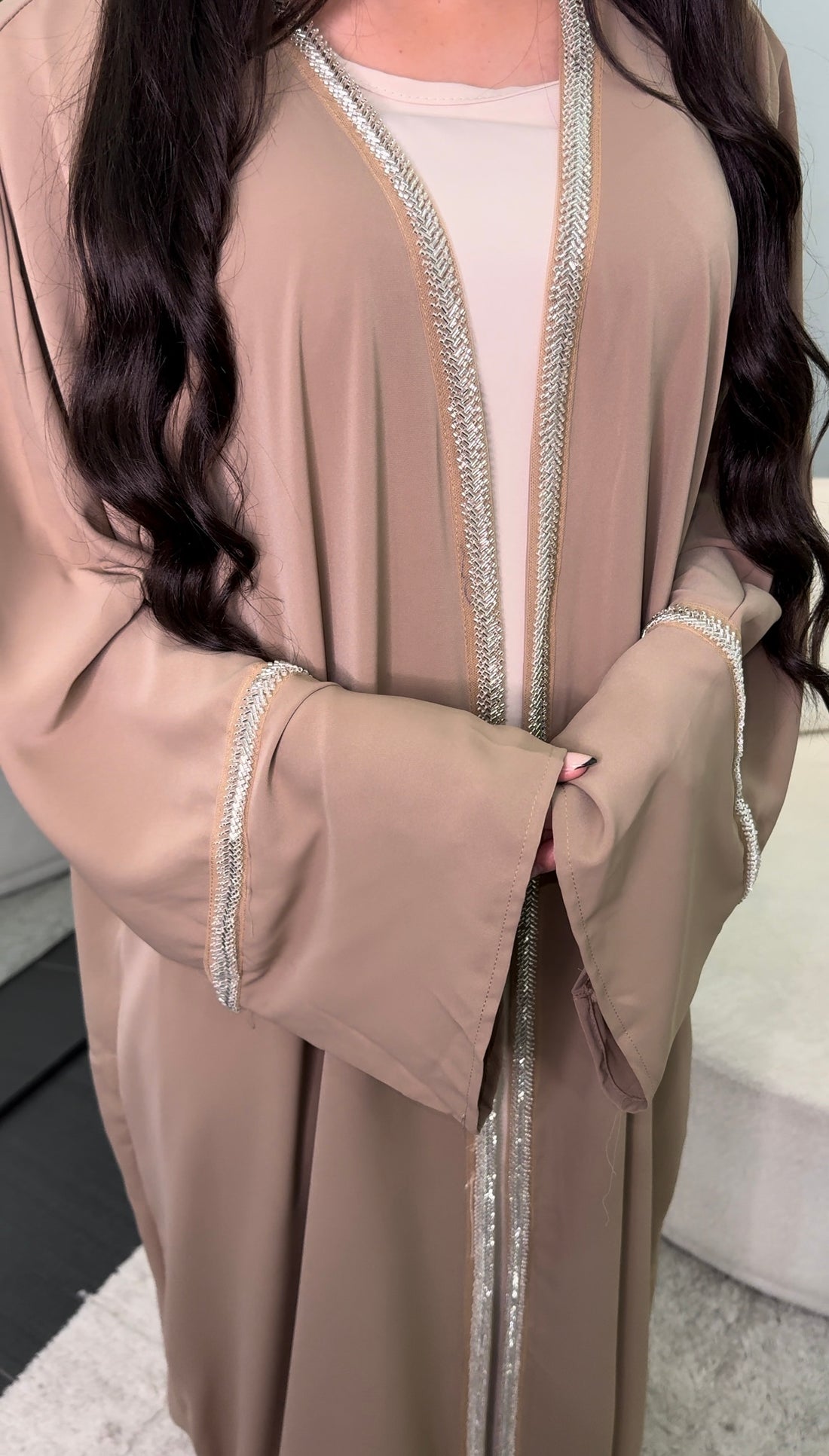 ALMAS open abaya (PRE-ORDER)